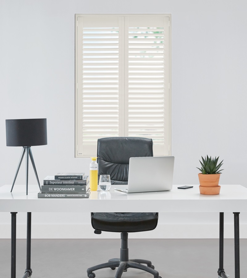 Witte Shutter Bright Wood 63mm Op Maat (Pearl 6) - Veneta.com